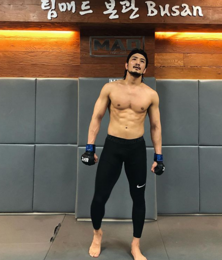 Kang Kyung-ho Biography - Wife, Career, New Net worth 2021